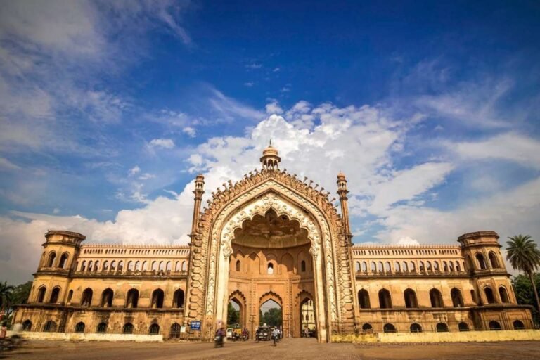 15 Biggest Cities in India (Size, Population, and GDP) | Business ...